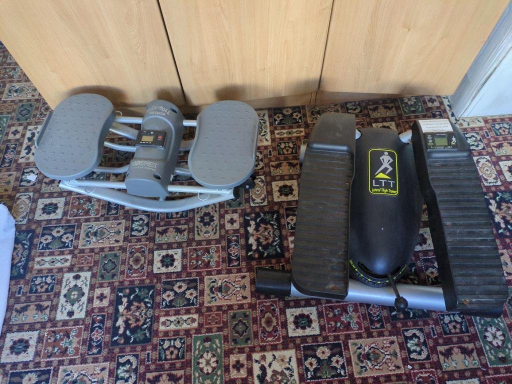 Free: Lateral thigh trainer \ stepper (Hemyock)