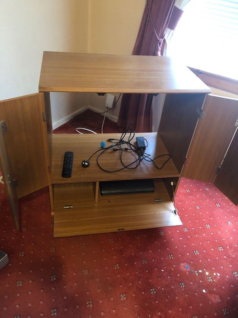 Free: Tv unit (Gracemount EH17) - Edinburgh Freegle