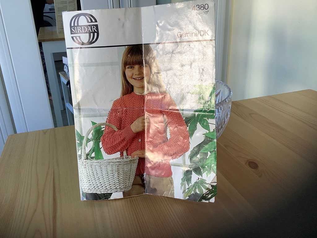Free: Vintage Knitting Pattern (SS7 Rayleigh) - Castle Point Freegle