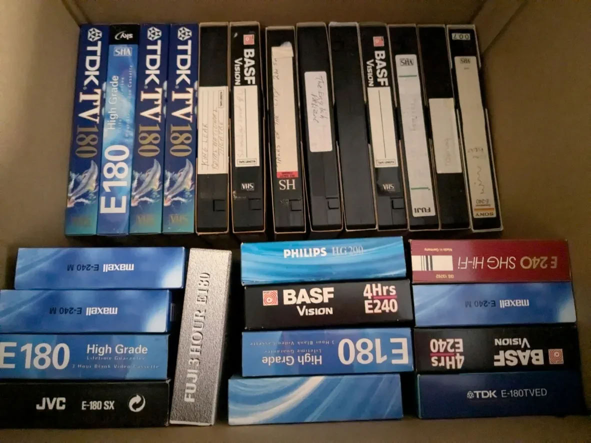 Free: Box of recordable VHS tapes (Woolstone MK15) - Milton Keynes Freegle