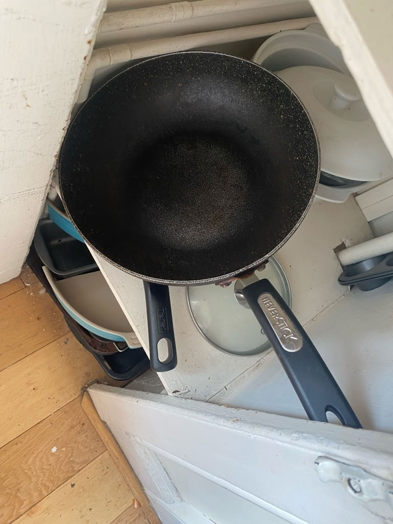 Free: Large collection of pots pans (SW19)