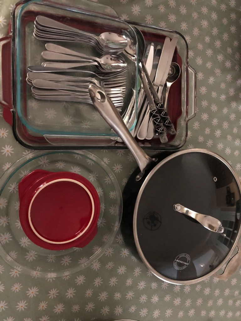 Free: Kitchen items (Blackburn Hamlet) - Blackburn Hamlet Free