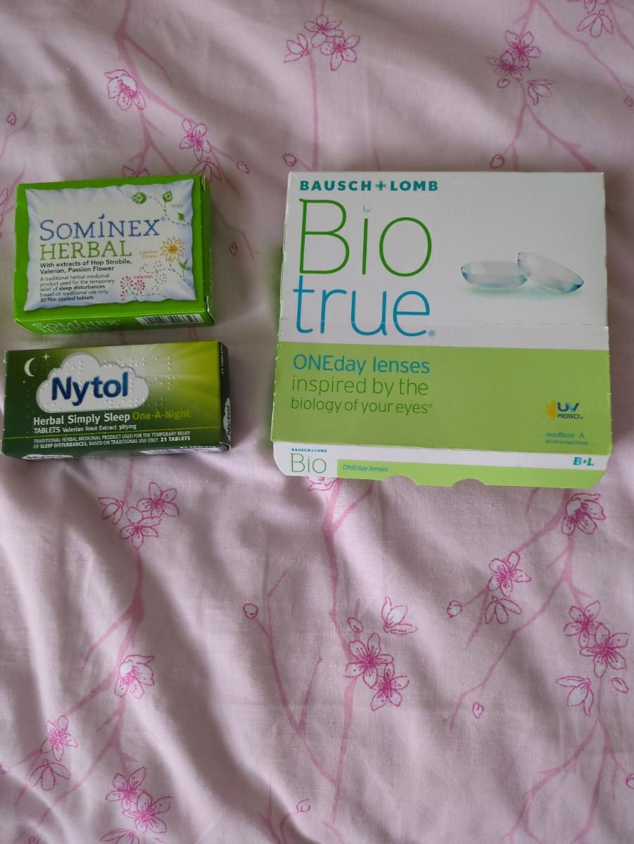 Free: Herbal sleeping tablets and lensrs (Tooting)
