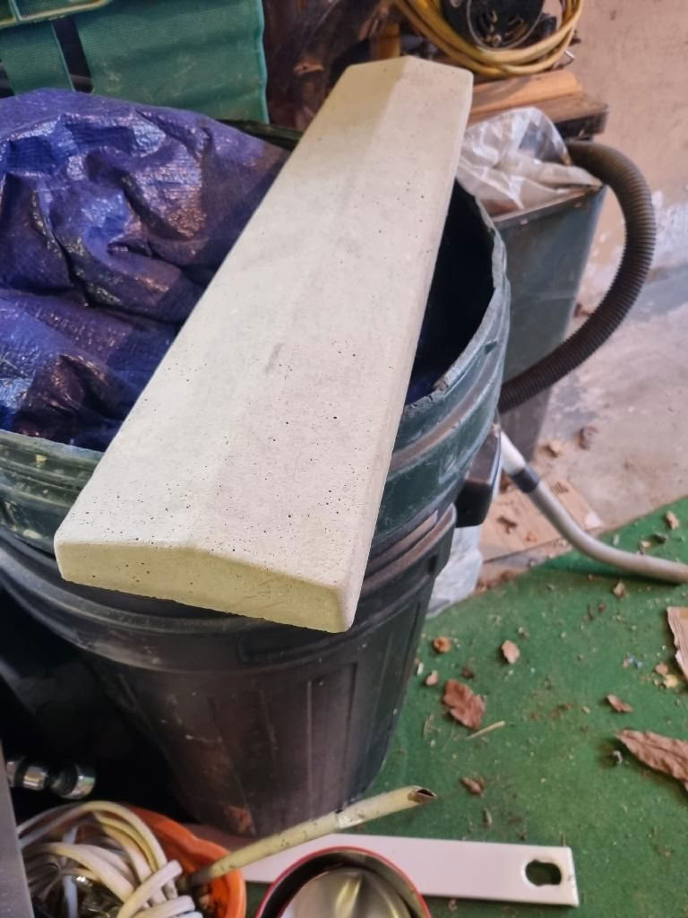 Free: Wall capping stone (Rainham Mark ME8) - Medway Freegle