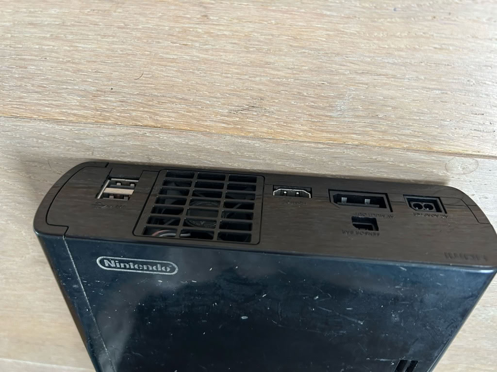 Free: Nintendo Wii with hand controller (W13)