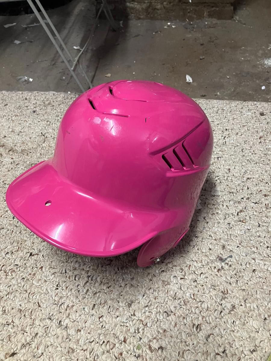 Free: Kids batting helmet (Arlington/West Medford line)