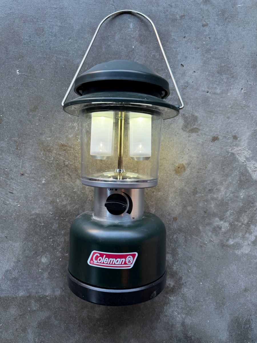 Free: Coleman battery powered lantern (El Cerrito)