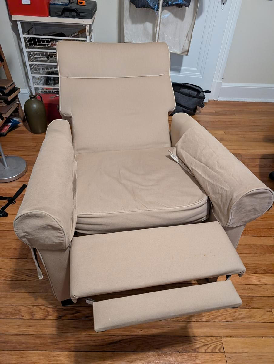 Free: Recliner Chair (DC Chevy Chase) - Washington, DC