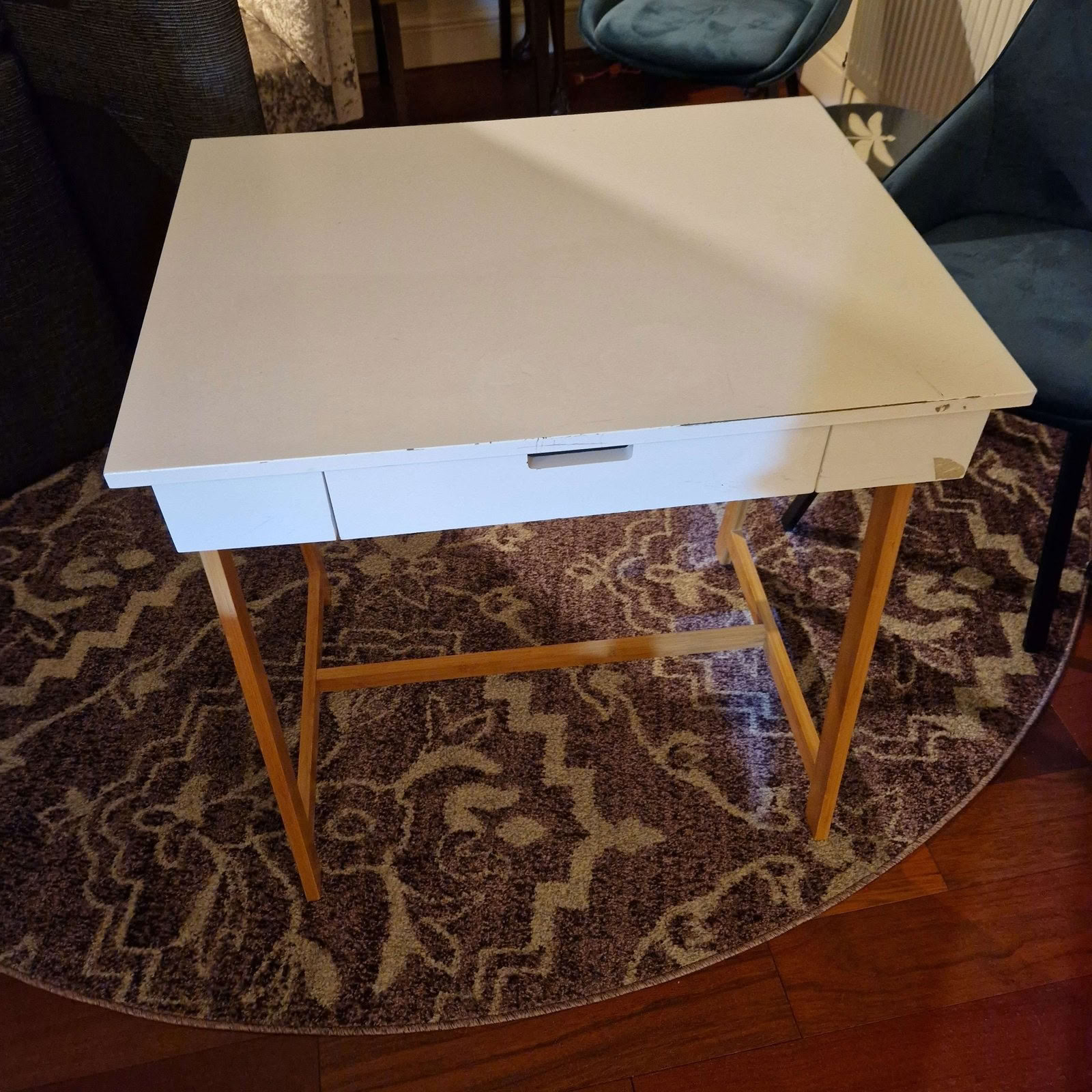 Free: Small desk/dressing table (Clapham Junction SW11) - Wandsworth ...