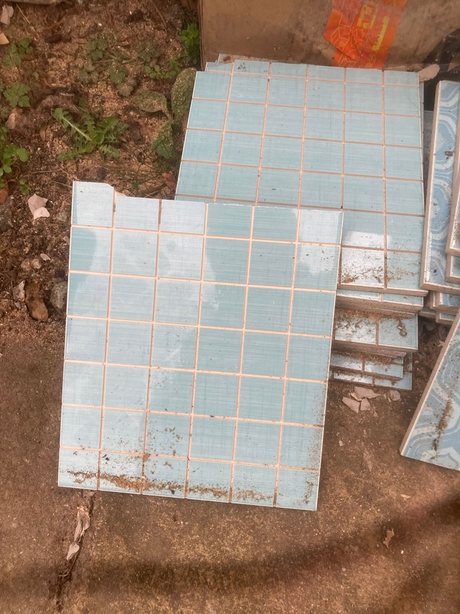 Free: Tiles and off cuts (SW16) - Lambeth Freegle