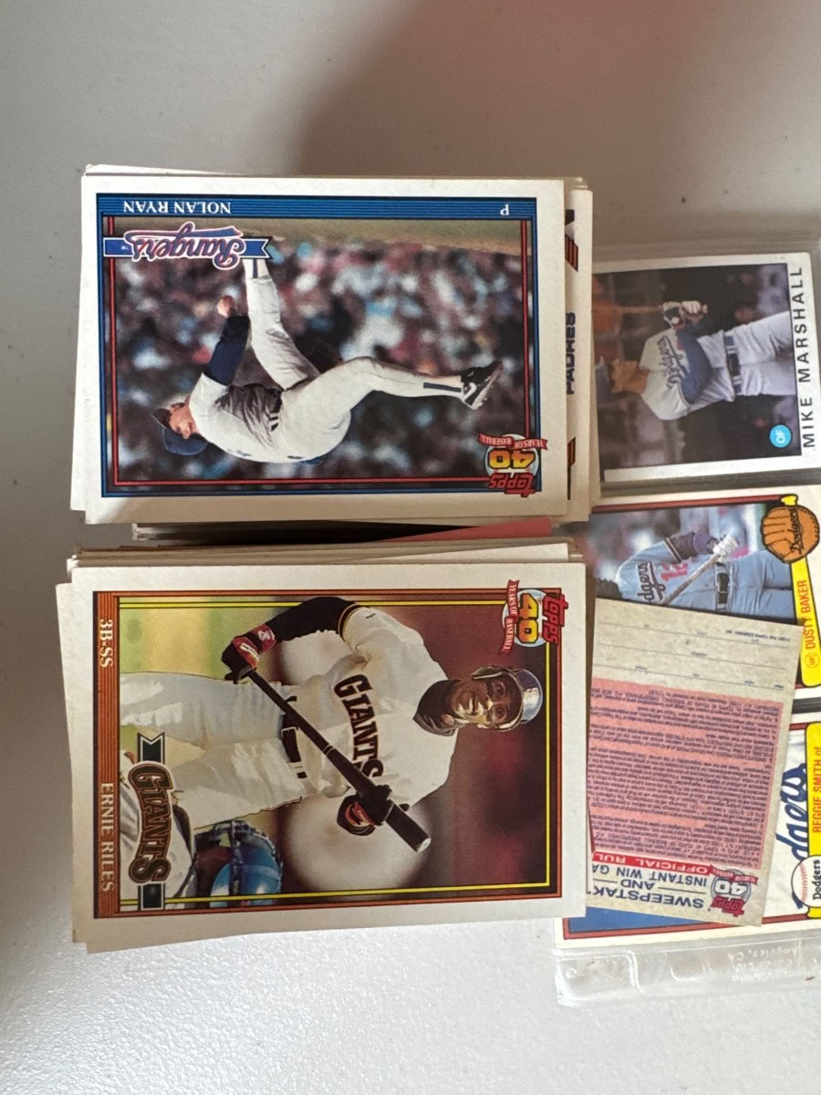 Free: Early 90s Baseball Cards (West Torrance)