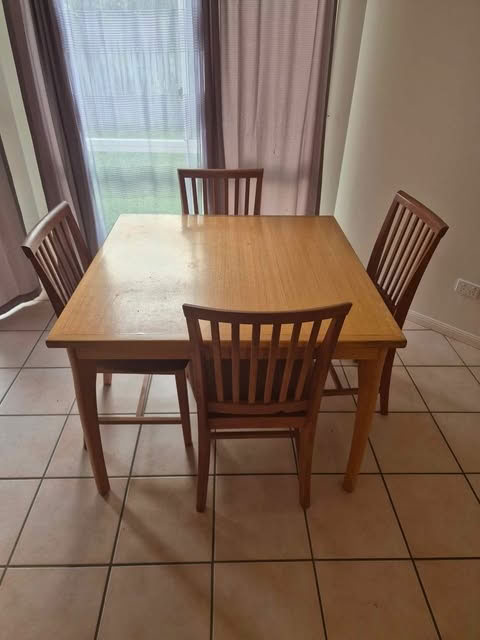 Free: Dining table with 4 chairs (Mountain Creek)