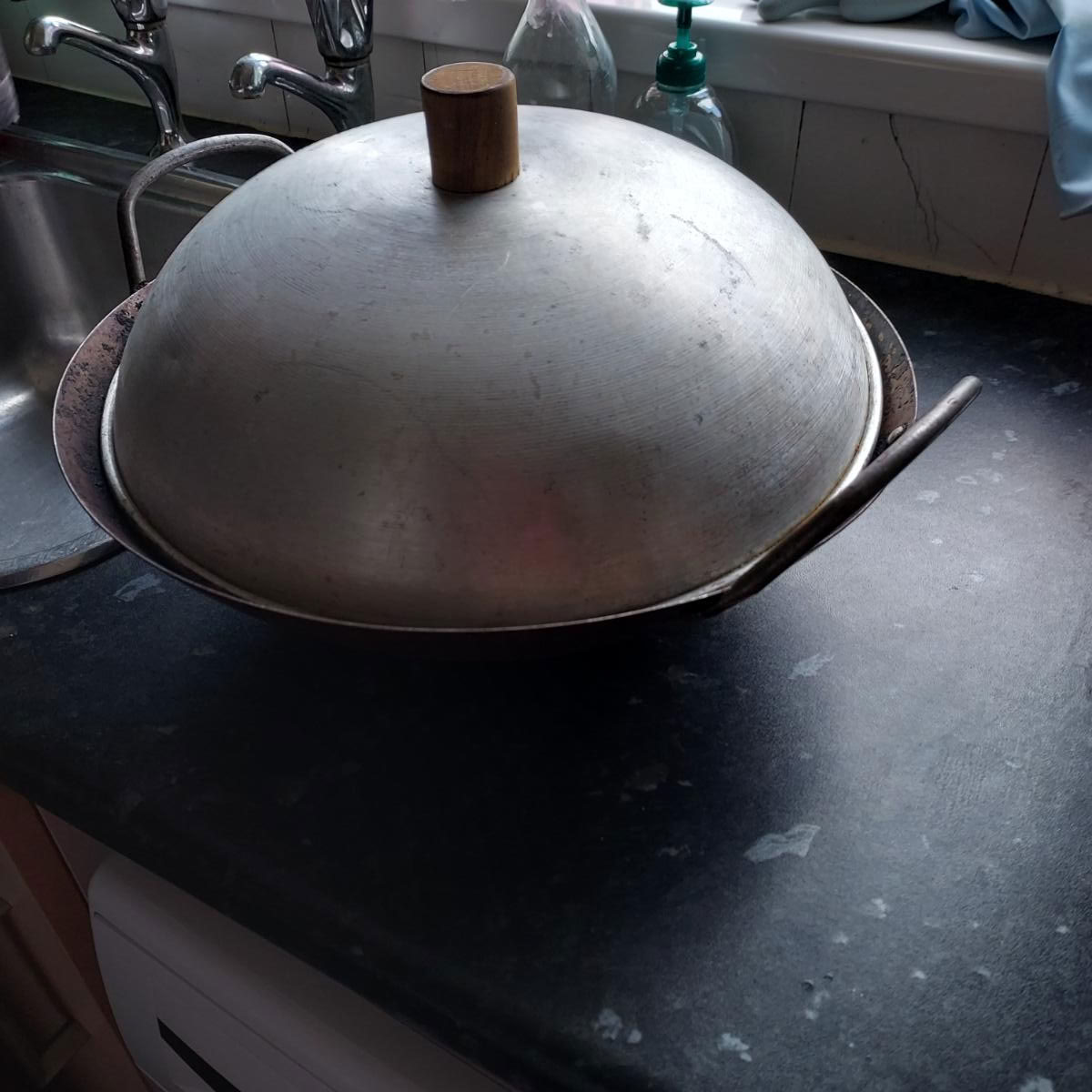 Free: Chinese wok (SK4 Heaton Moor Stockport)