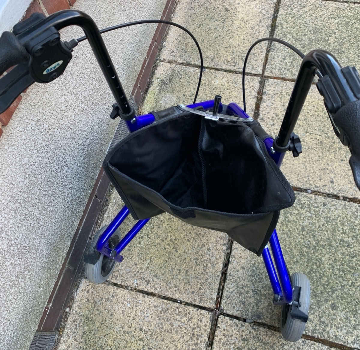 Free: 3 wheel outdoor walking frame (Crookes, S10) - Sheffield Freegle