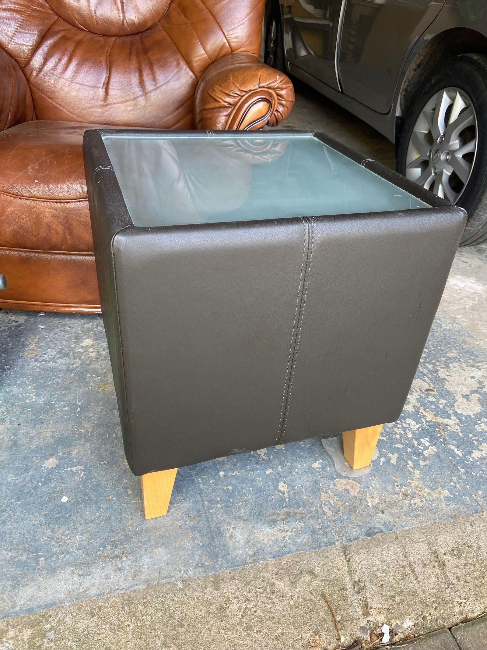 Free: Small table (Colwall Stone WR13) - Malvern Hills Freegle