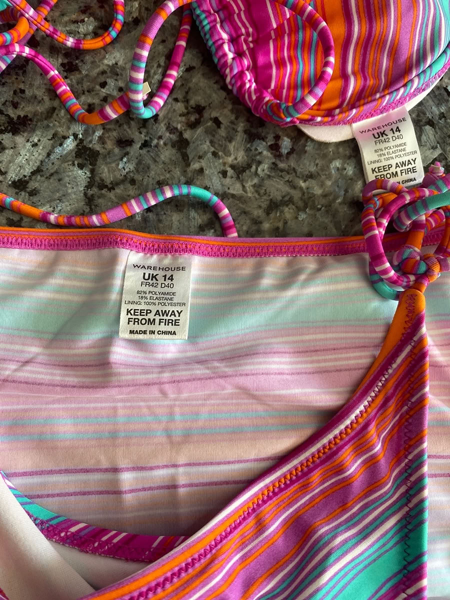 Free 2 X Bikinis Lee Se12 8bz