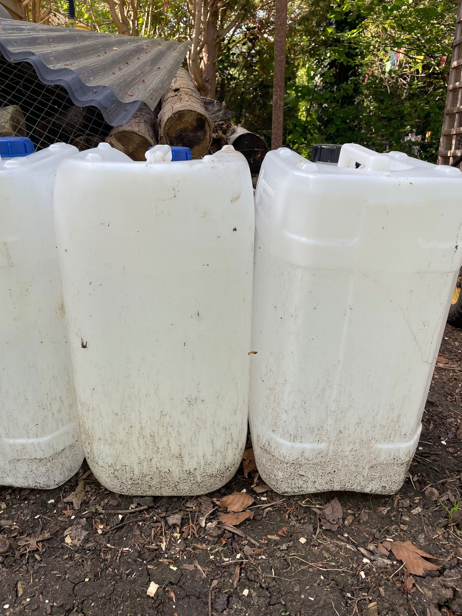 Free: Large plastic water containers 25litre (Old Linslade LU7 ...
