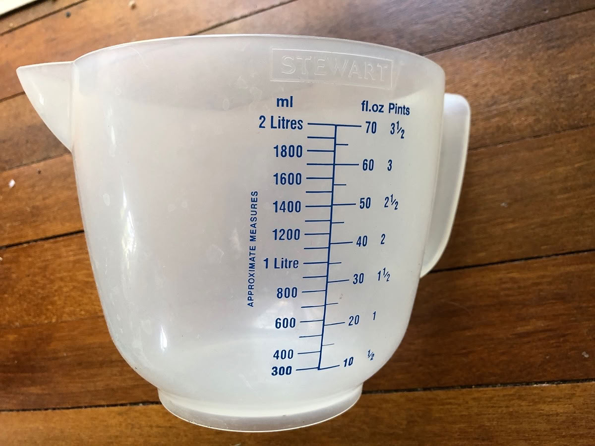 Free: Large plastic measuring jug (Liphook)