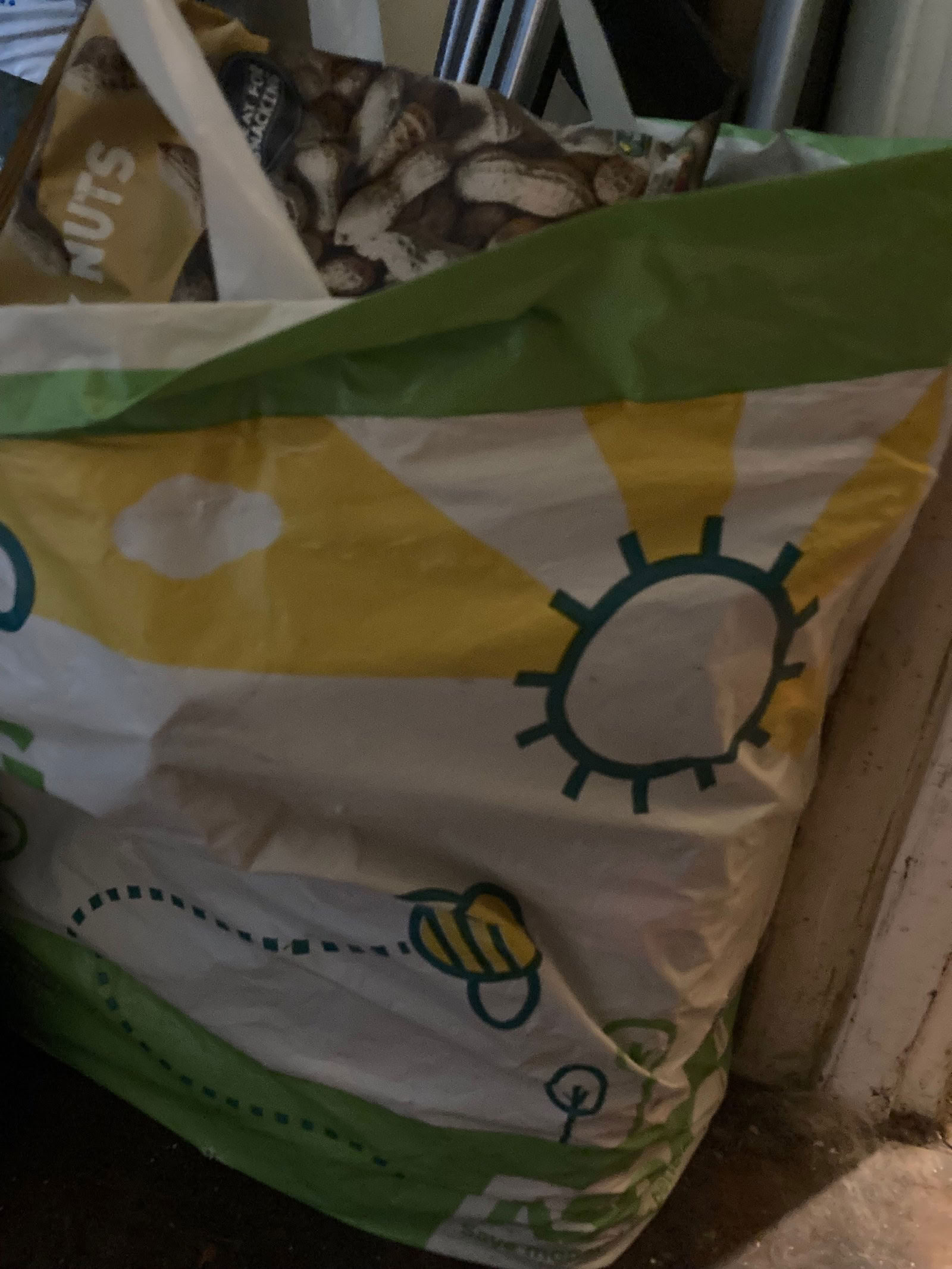 Free: Past bb date tinned food (Battersea SW11) - Wandsworth Freegle