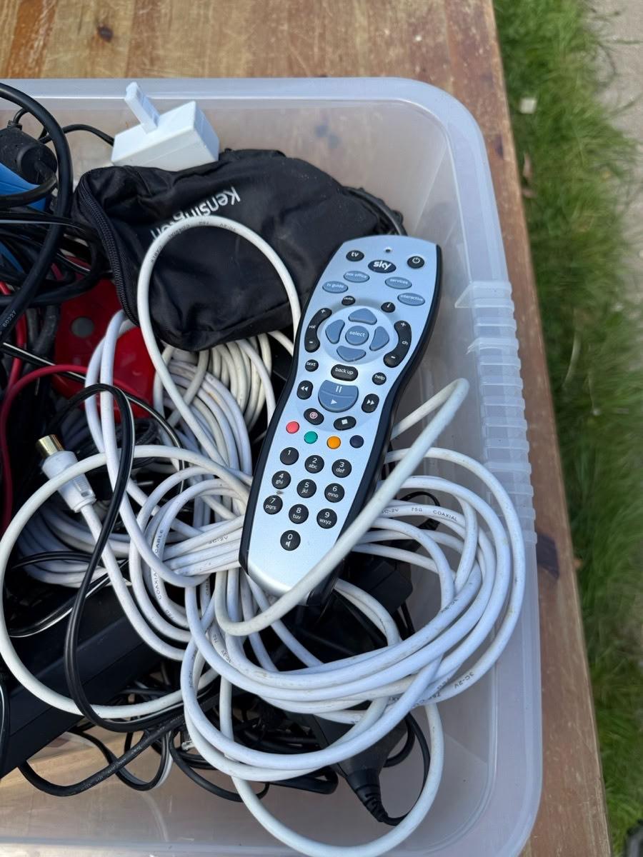 Free: Box of old cable and Sky 2T Box (Holmes Chapel) - Sandbach and ...