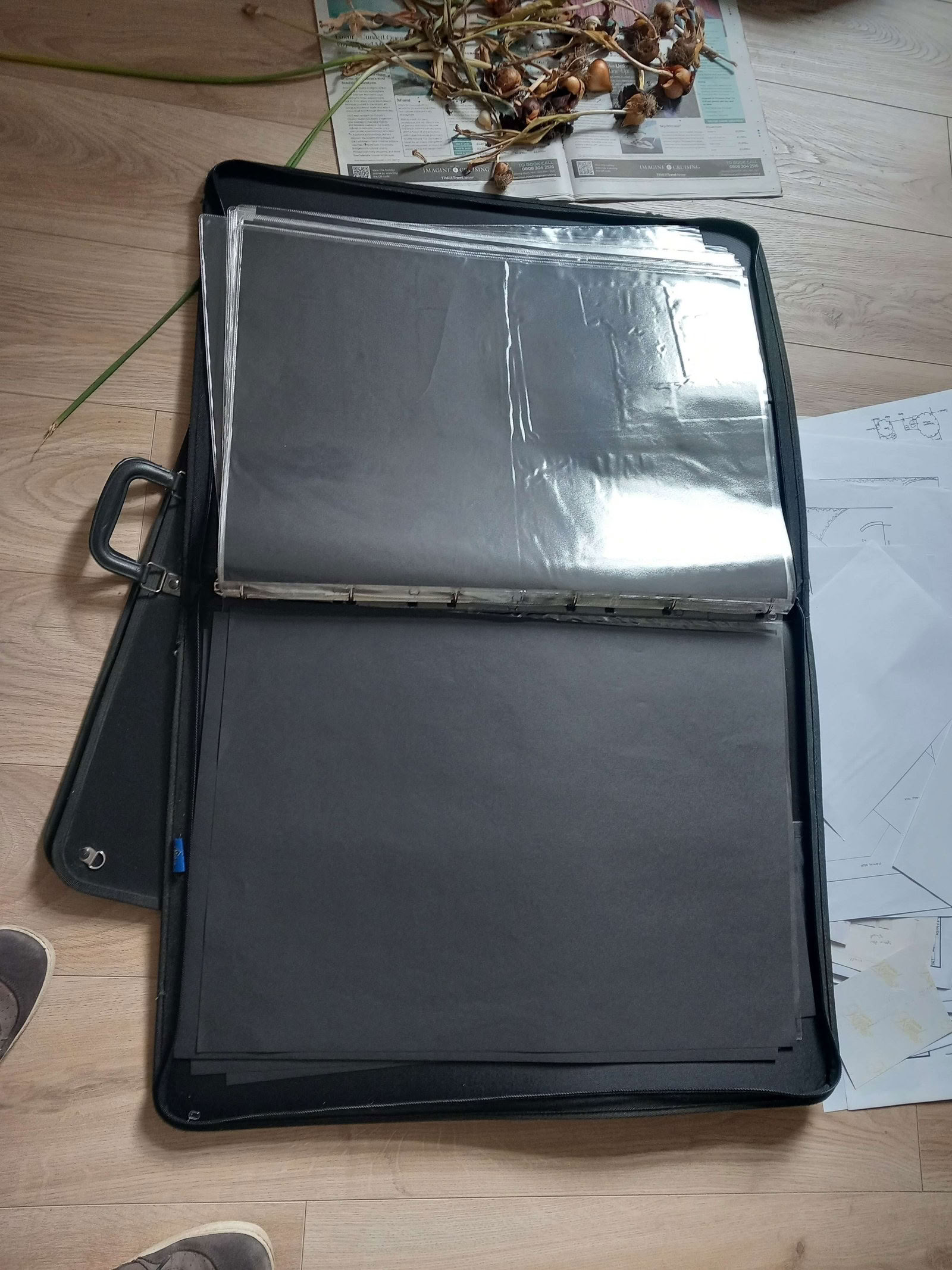 Free: A2 portfolio case (Moorlands LA1) - Lancaster Morecambe Freegle