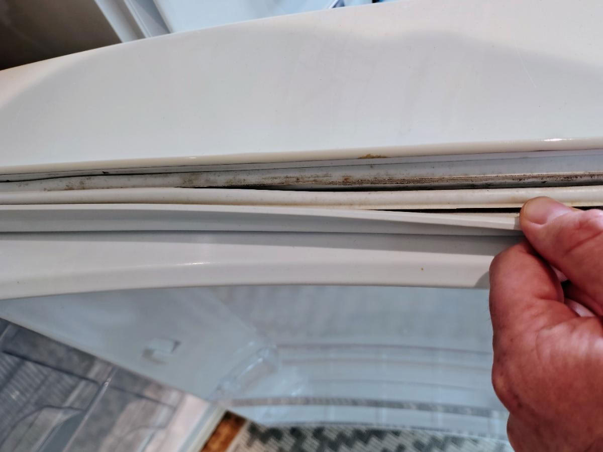 Free: Gorenje Retro fridge freezer (S18, Coal Aston)