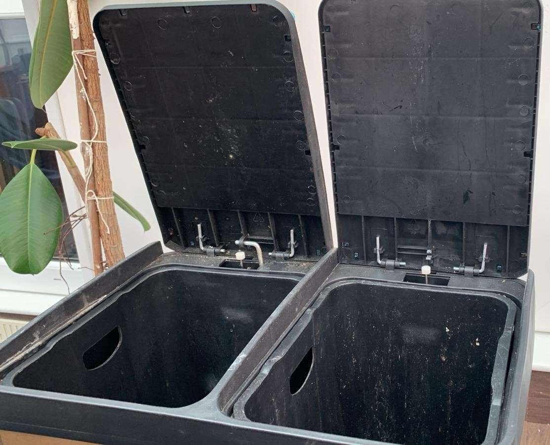 Free: Pedal-operated twin bin (Enfield EN1) - Enfield Freegle