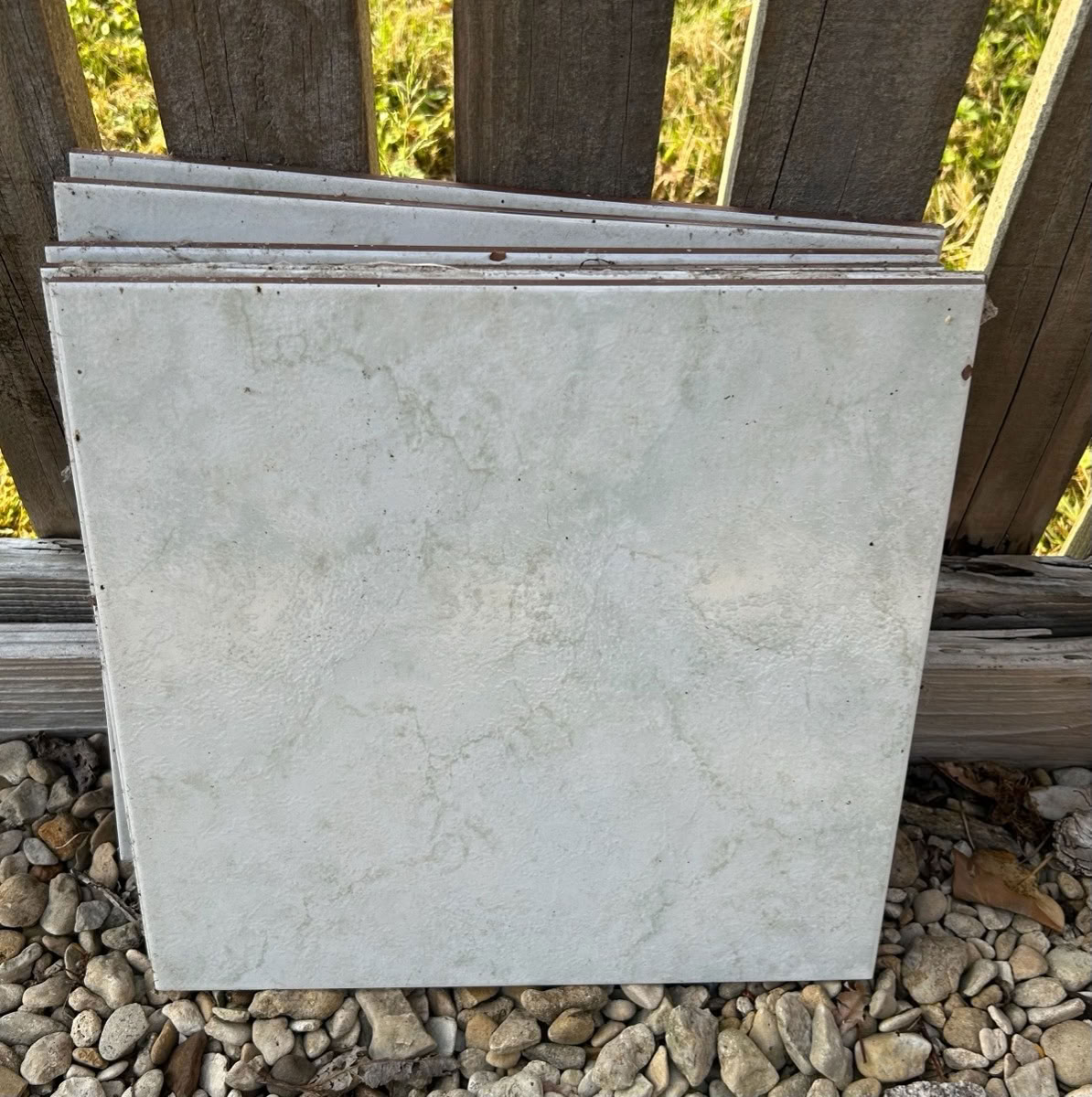 Free: 6 ceramic tiles (Northmoor OX29) - Witney Freegle