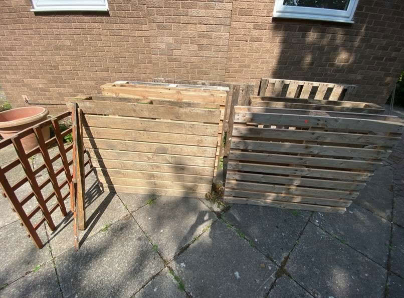 Free: 7 Wooden Pallets & Wooden Trellis / Batten (Noctorum CH43 ...