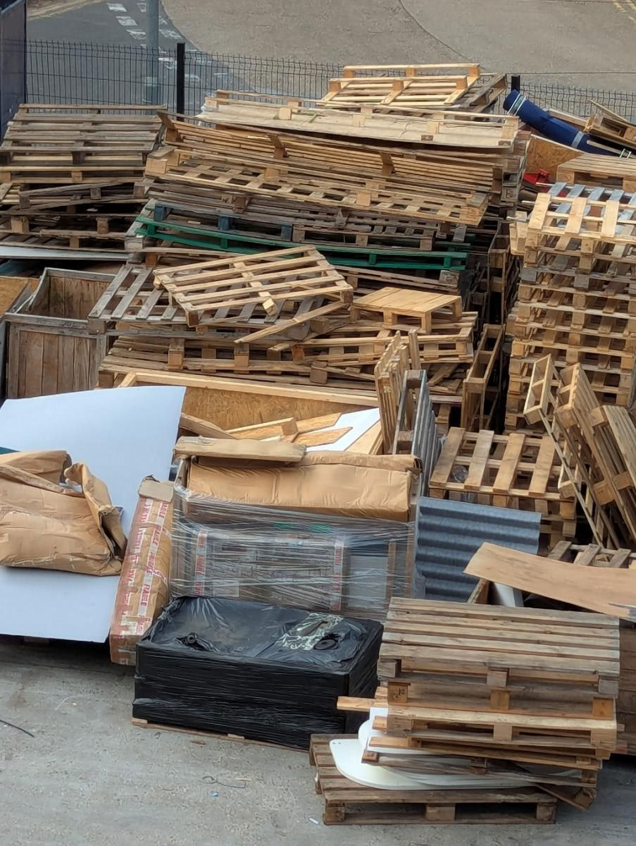 Free: Broken pallets for repurposing (WD18 9RF)