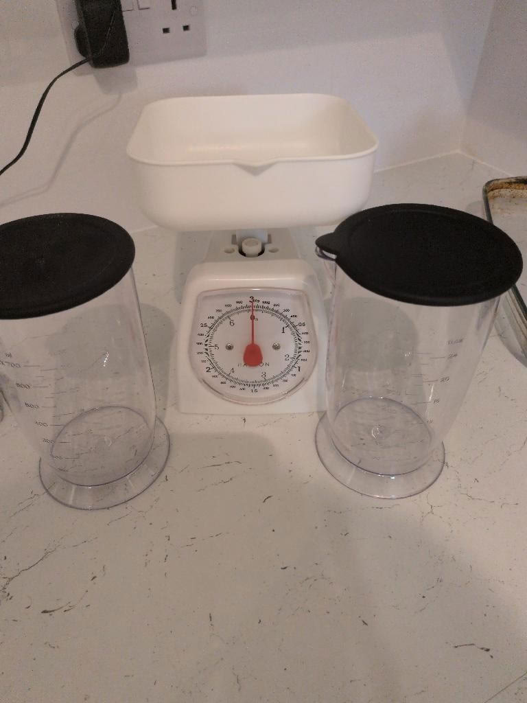 Free: Measuring beakers and scales (Five Ways B16) - Birmingham Freegle
