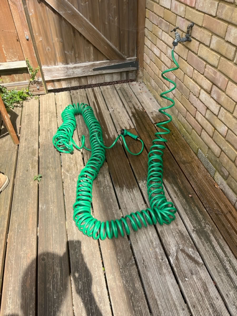 Free: Curly Hose With Spray Head/Gun (IG6) - Redbridge Freegle