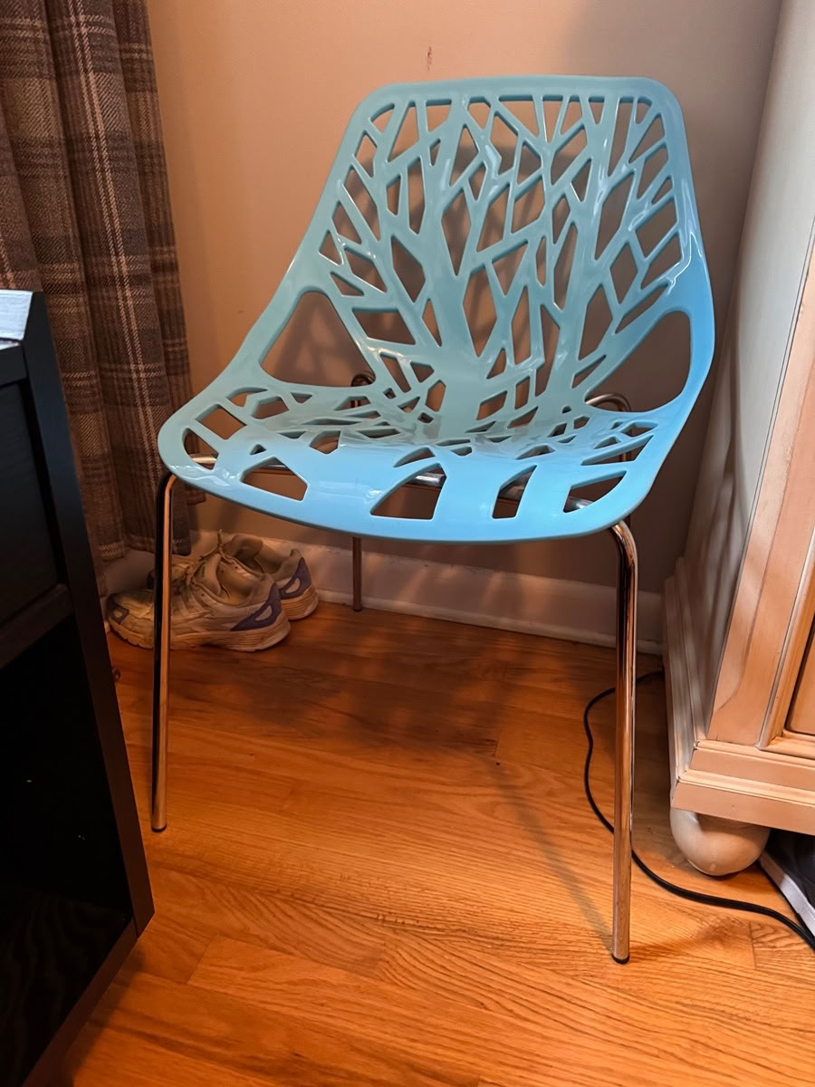 Free: Blue heavy plastic chair (Chevy Chase DC) - Washington, DC