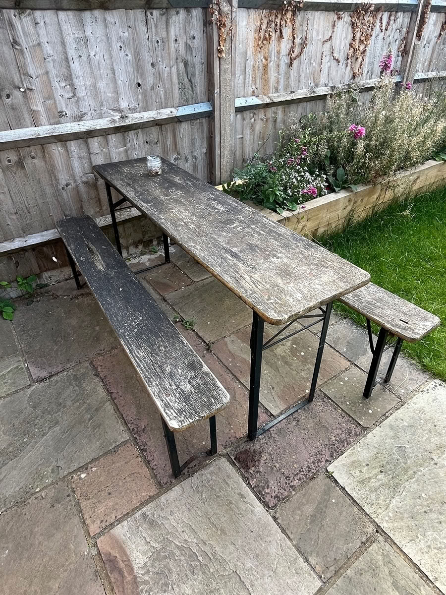 Free: Garden table and 2 benches (Wood Green N22)