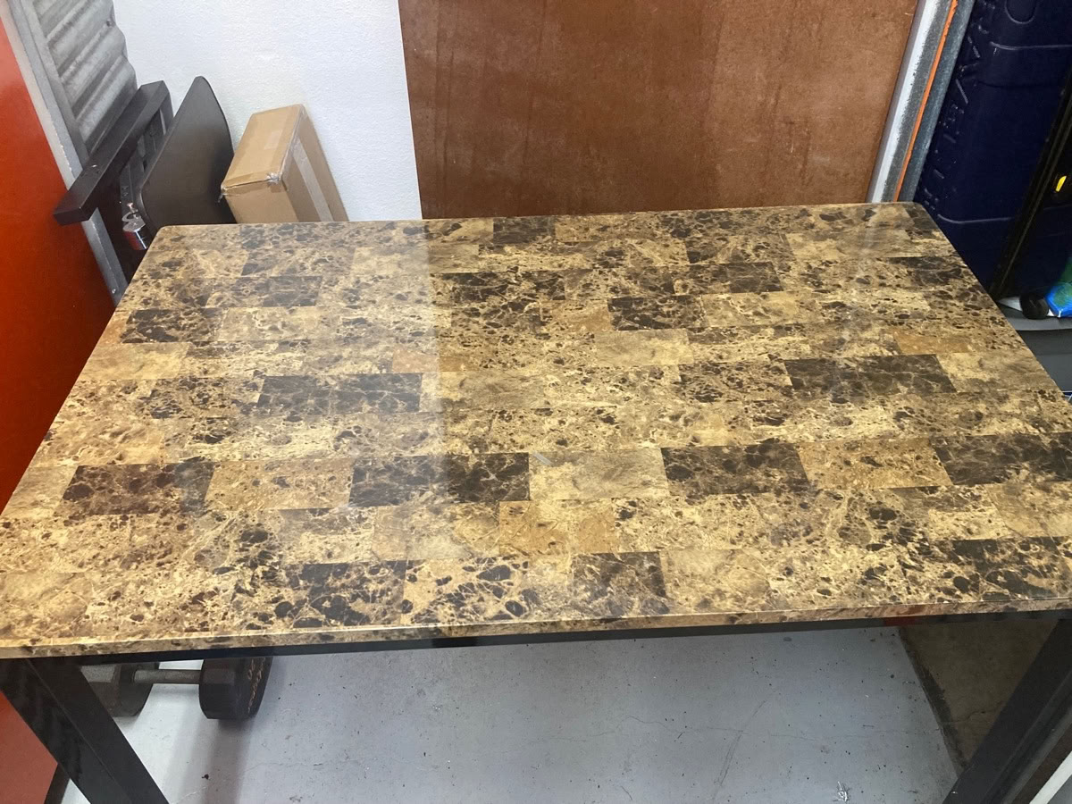 Free: Dining table (Melbourne)