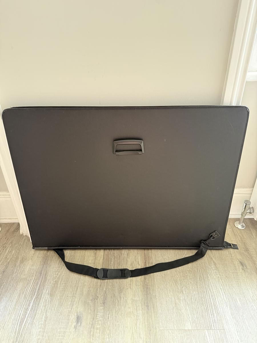 Free: A1 Portfolio w high quality paper (London SW7)