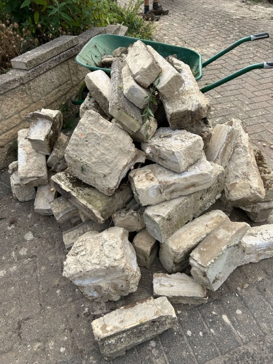 Free: Stone (Melksham Without SN12) - Trowbridge & Devizes Freegle