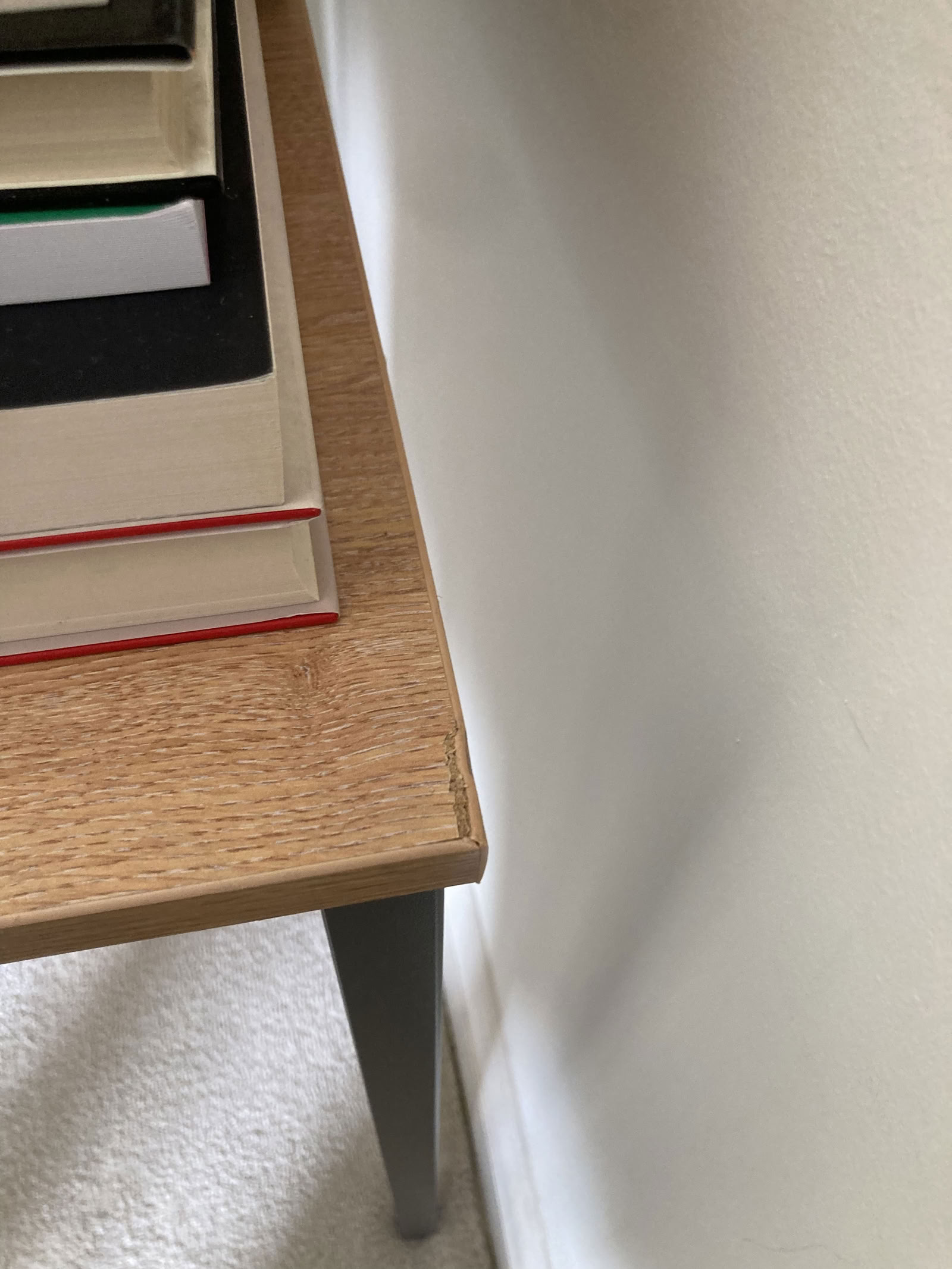 Free: Broken Desk/Table (Acton, London)