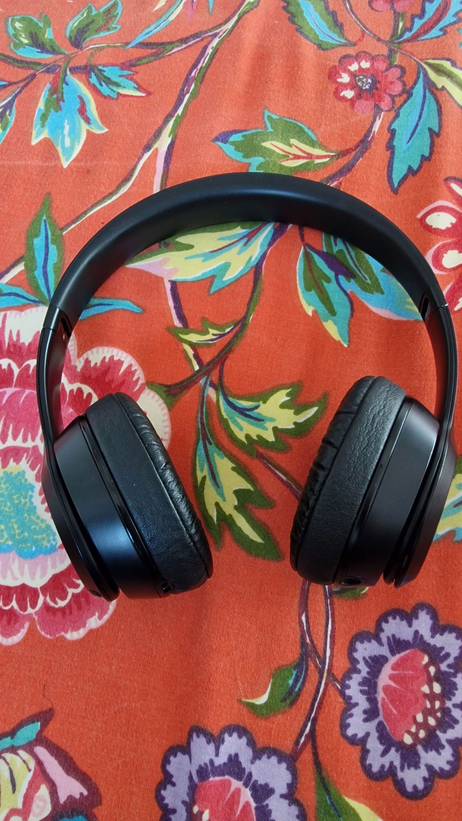Free: Wireless Beats headphone (Falkirk FK2) - Falkirk Freegle