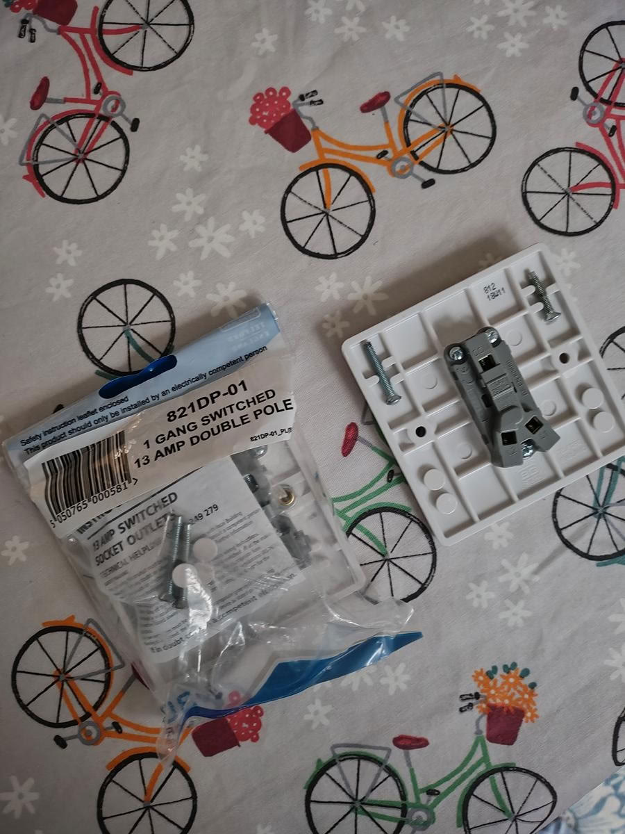 Free: Light switch and single socket (Cubbington CV32) - Leamington Spa ...