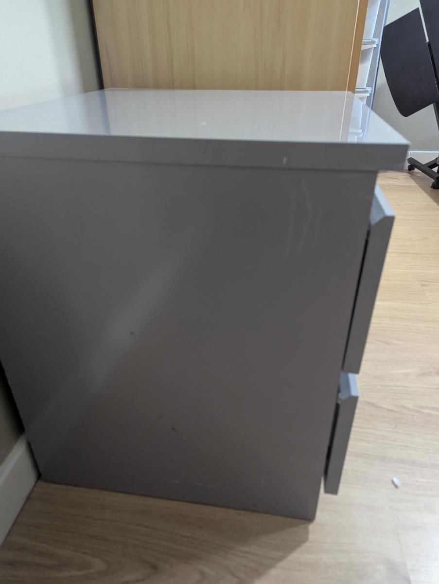 Free: Bedside table (Bonnyrigg EH19) - Edinburgh Freegle