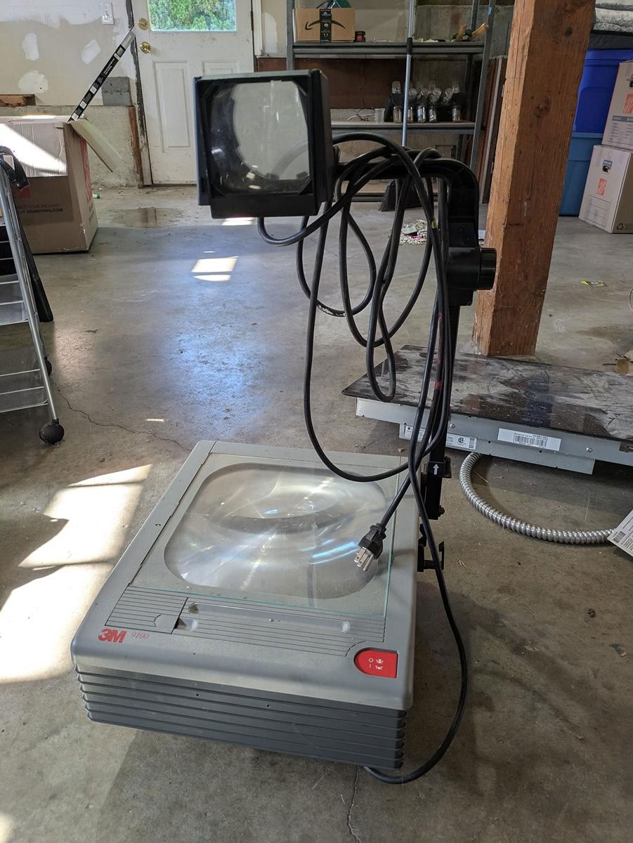 Free: Old School Projector (near Boeing Creek Park)