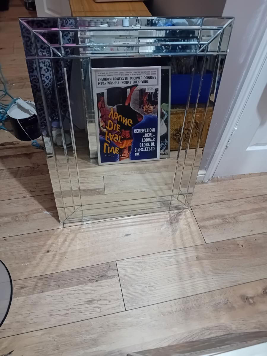 Free: mirror (horsham RH12)