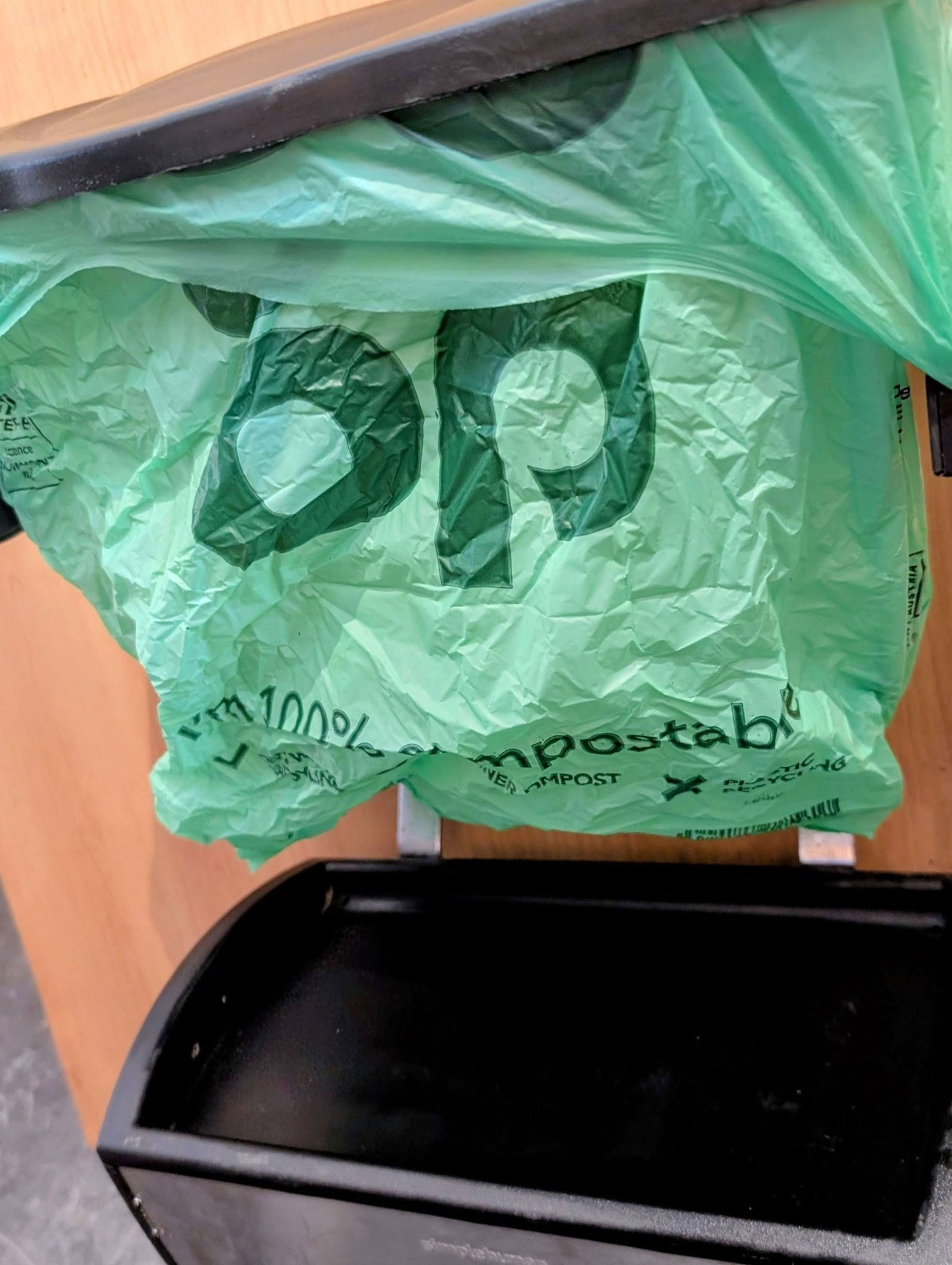 Free: simplehuman Store & Reuse Carrier Bag Bin (Balham SW17 ...
