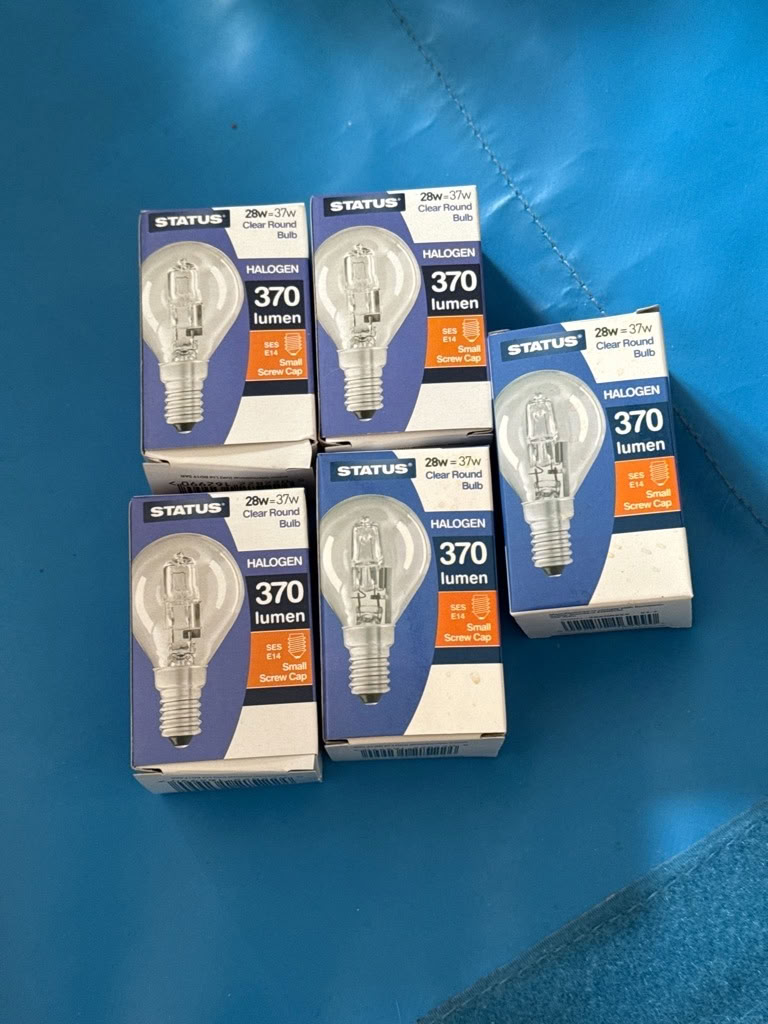 Free: 5x 28W halogen screw in light bulbs (Headington OX3) - Oxford Freegle