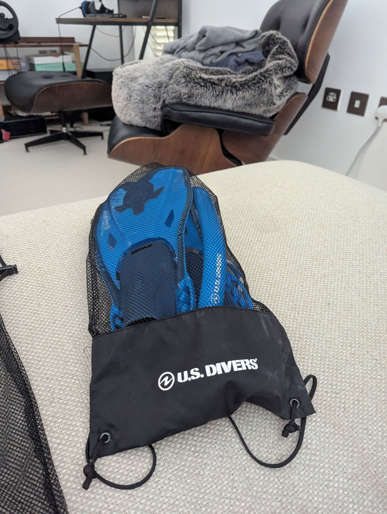 Free: Children's flipper set (Petersfield Ward CB1) - Cambridge Freegle