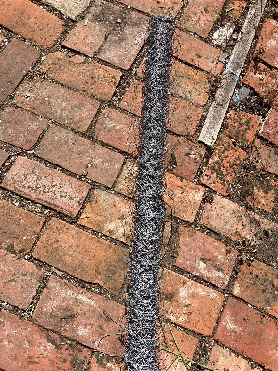 Free: Chicken wire small roll (Colchester station CO4)