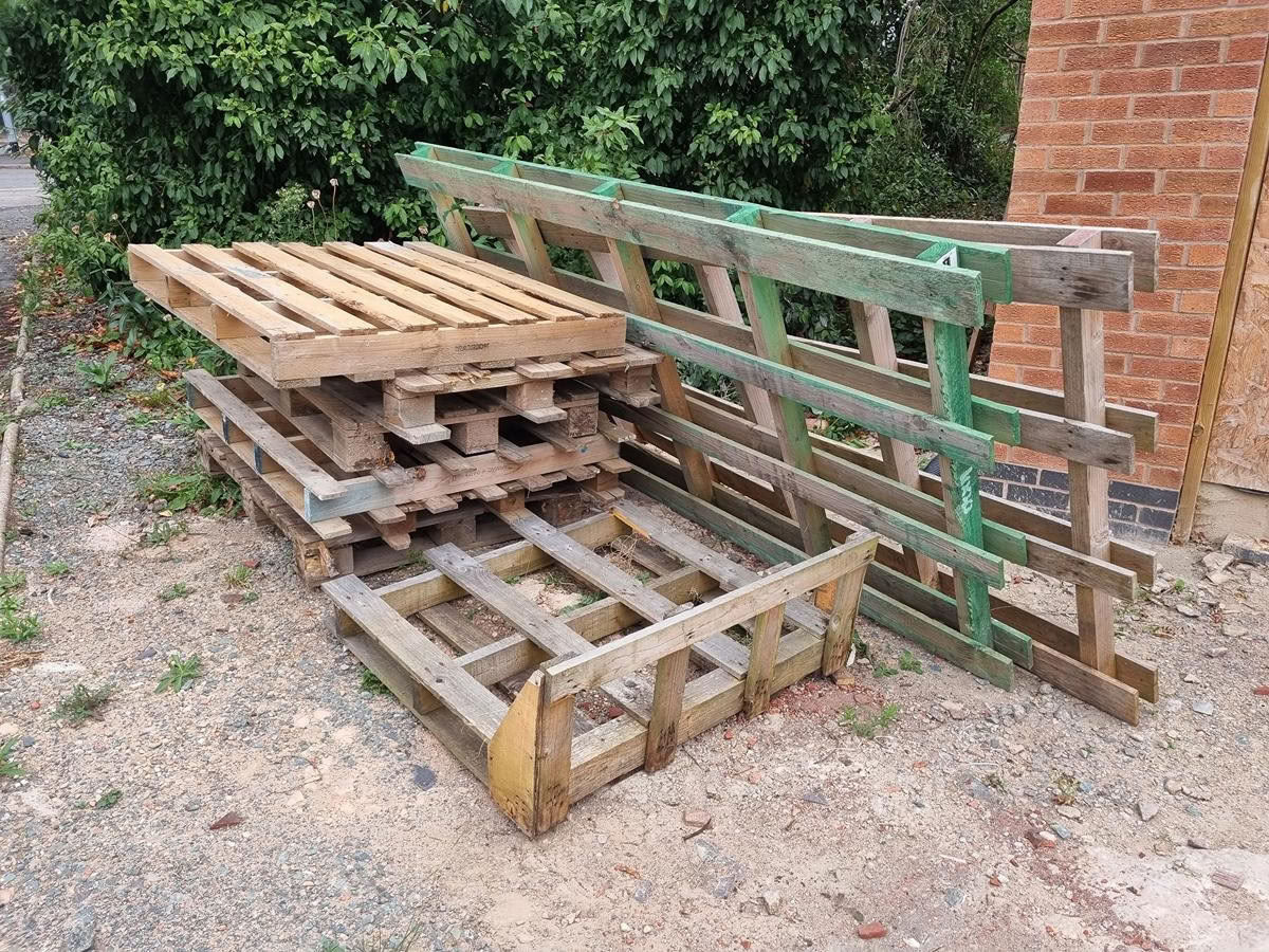 Free: 9 x pallets (Loughborough)