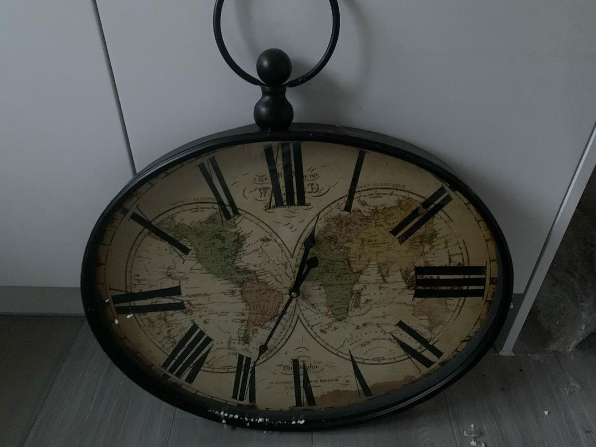 Free: Wall clock (world map) (Royston, SG8 9) - Letchworth, Hitchin ...
