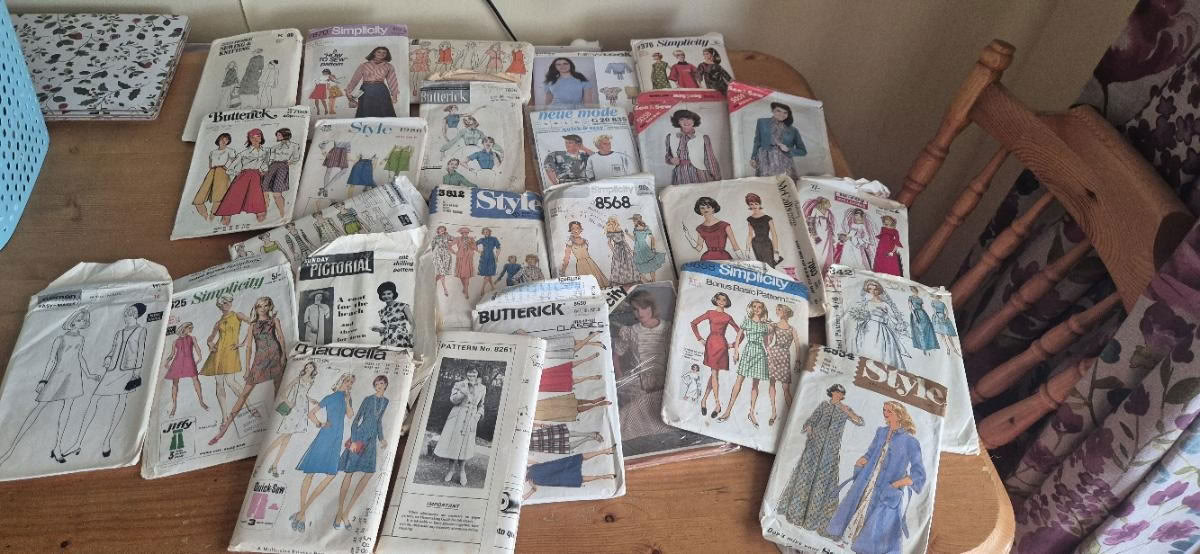 Free: Bundle of vintage sewing patterns (YO15, south side ...